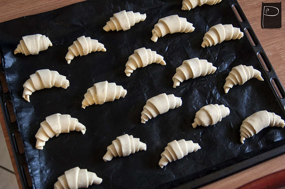 Croissant Game / Croissant Játék | Punctually Punch Art