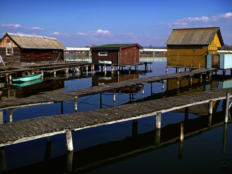 Hungary: Bokodi Lebegőfalu / Bokod Floating Village | Punctually Punch Art